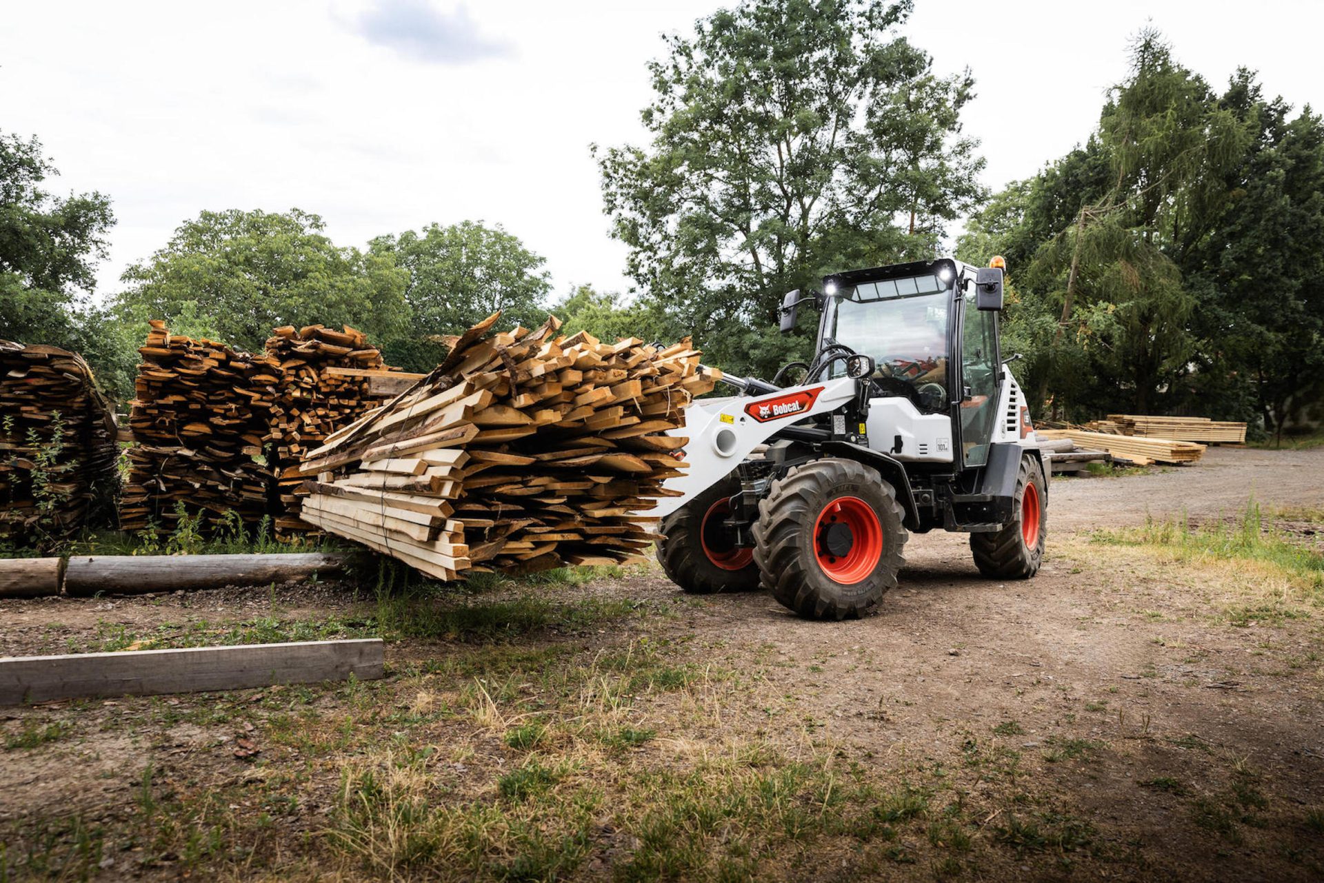Bobcat upgrades compact wheel loaders - Profi