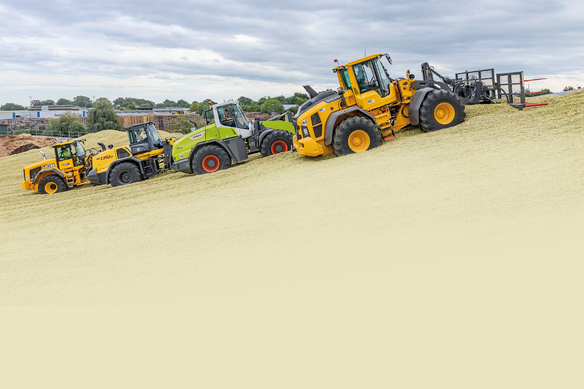 Four loading shovels from Claas, JCB, New Holland and Volvo: Who’s the ...