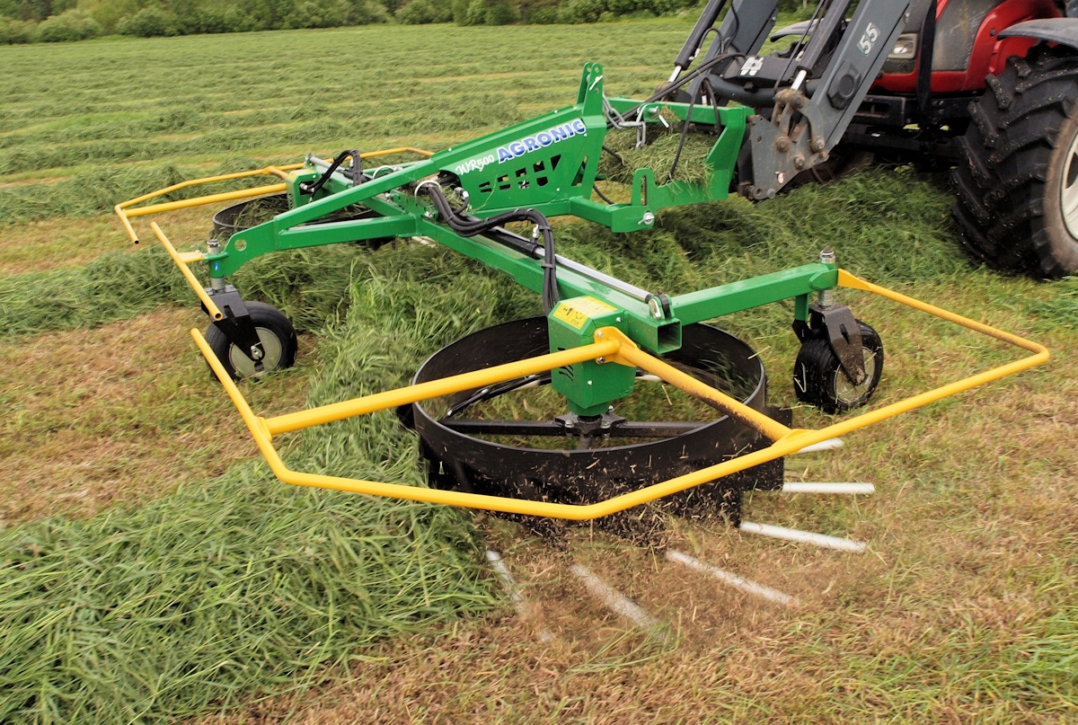 Bale Baron UK takes on Agronic front rakes - Profi