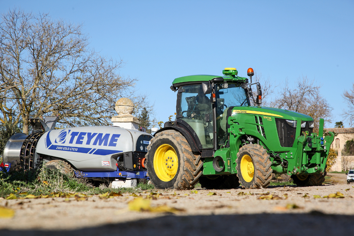 John Deere 5130ML: Slim deer - Profi