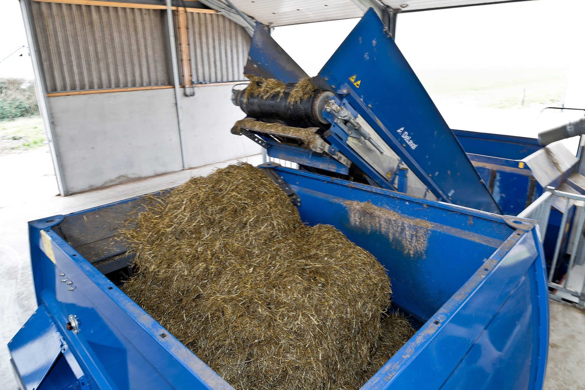 First UK outing for DeLaval feed robot - Profi