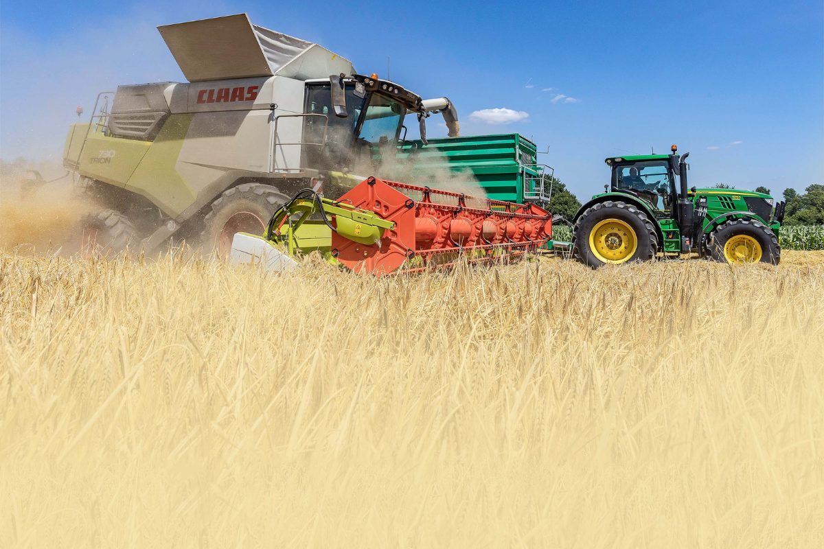 Claas Trion 730 combine harvester: High-end thresher formid-sized ...