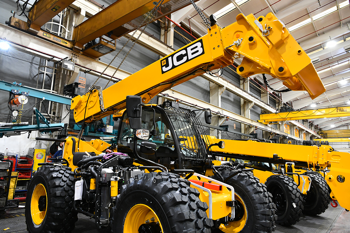 JCB Loadall plant, Rocester, England: Loads of Loadall - Profi