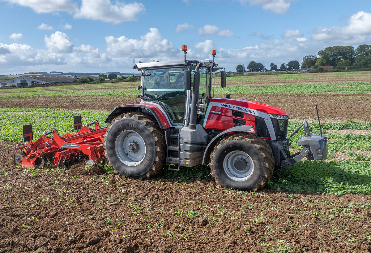 Massey Ferguson 8S.265 Dyna-7: It’s a bit marmite - Profi