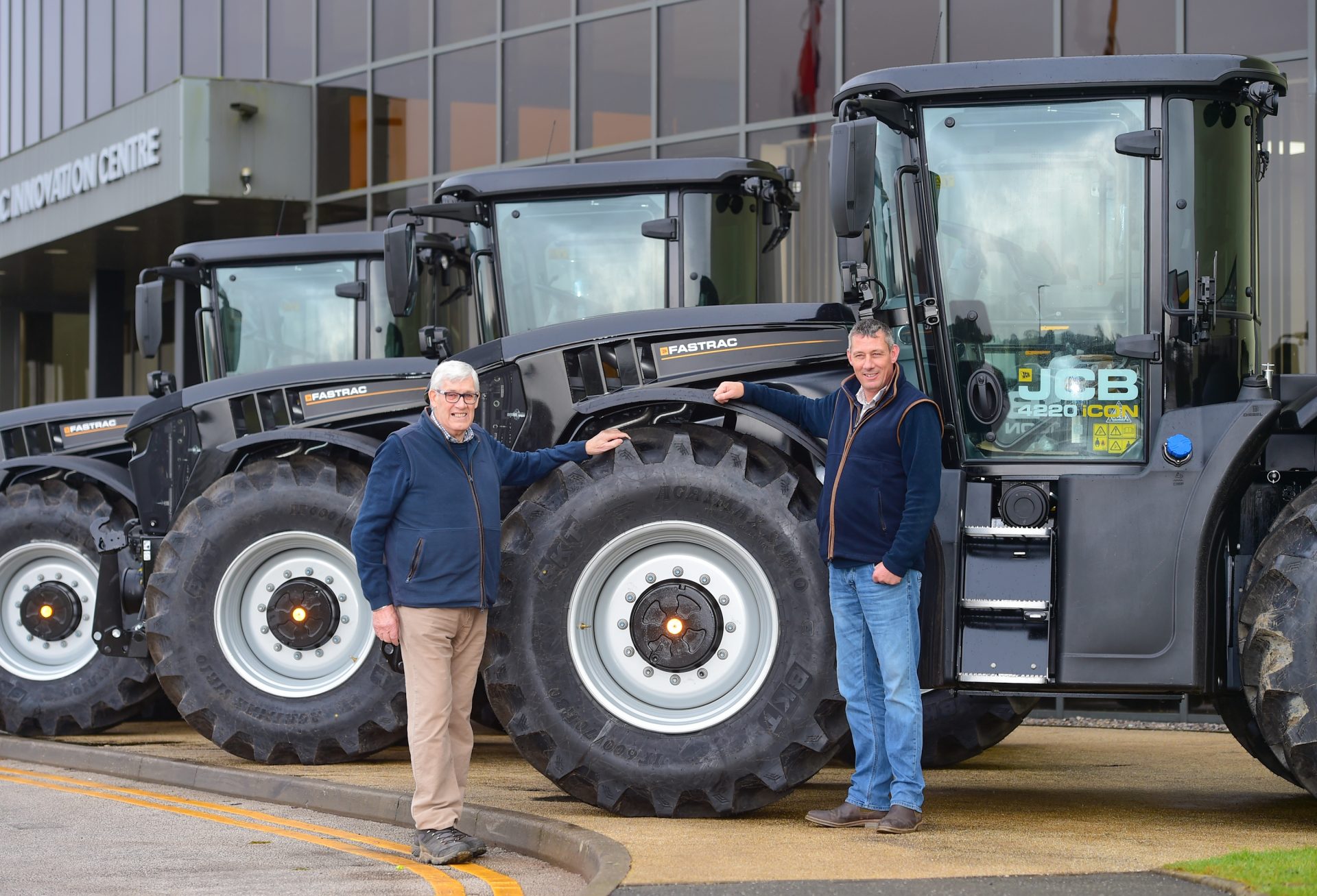 Robert Tuckwell renews Fastrac fleet - Profi