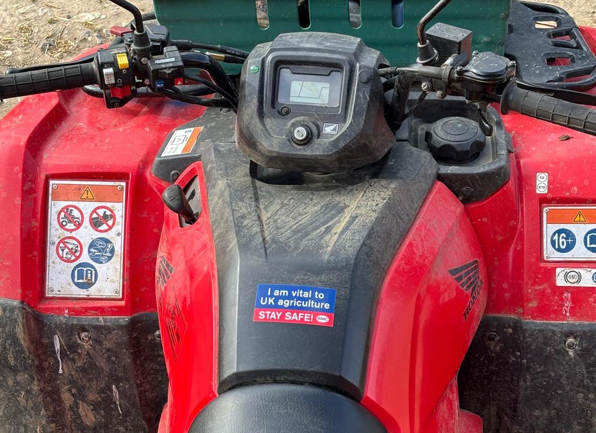 NAAC stickers to promote on-farm safety - Profi