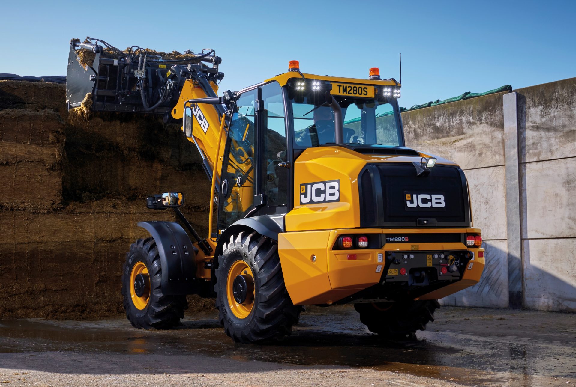 Scottish debut for latest JCB machines - Profi