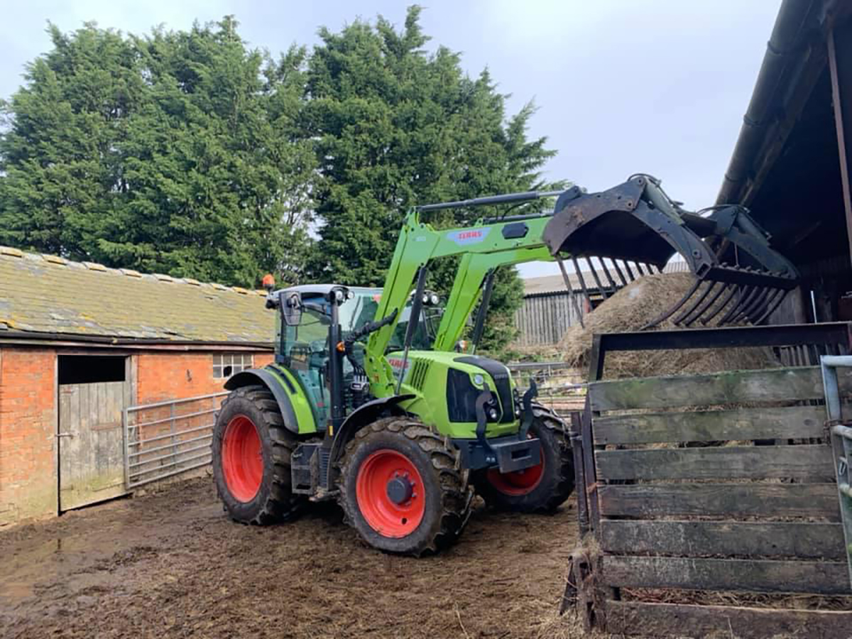 Best-selling loader tractors 120-130hp: The do it all - Profi