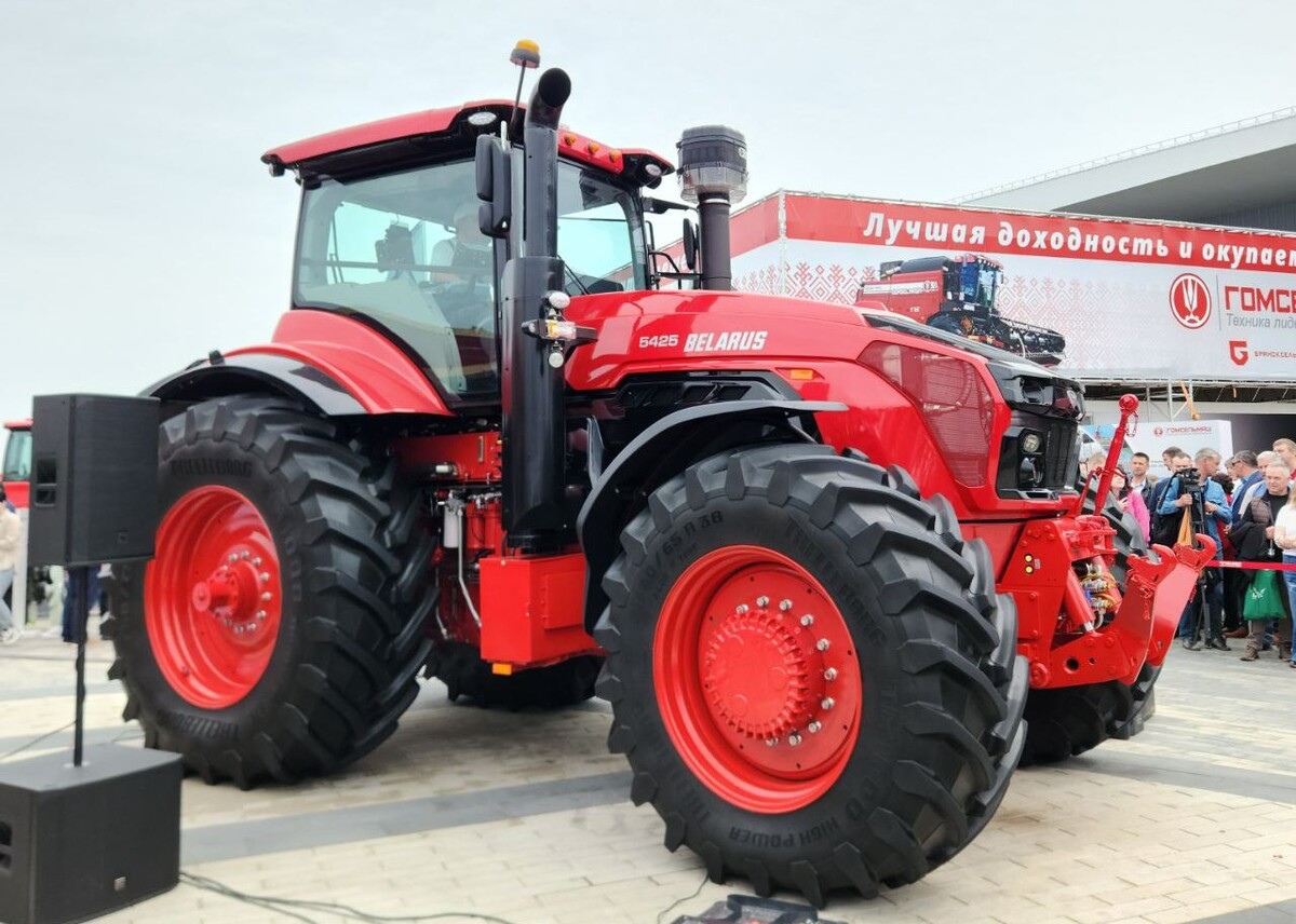 MTZ reveals the 542hp Belarus Titan - Profi