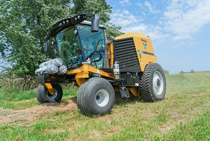 Self-propelled Vermeer ZR for 1.2m bales - Profi