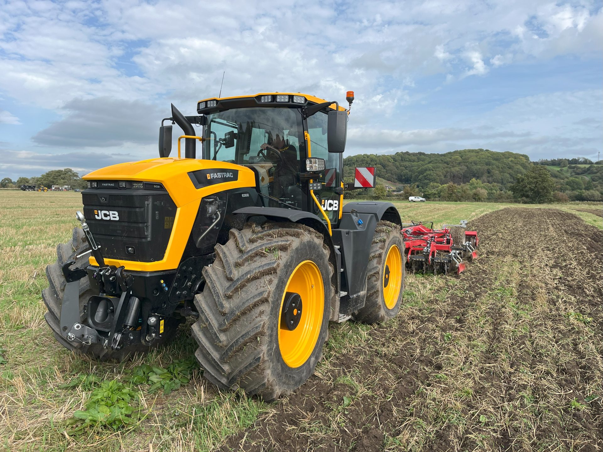 New Fastrac 6300 reaches 335hp - Profi
