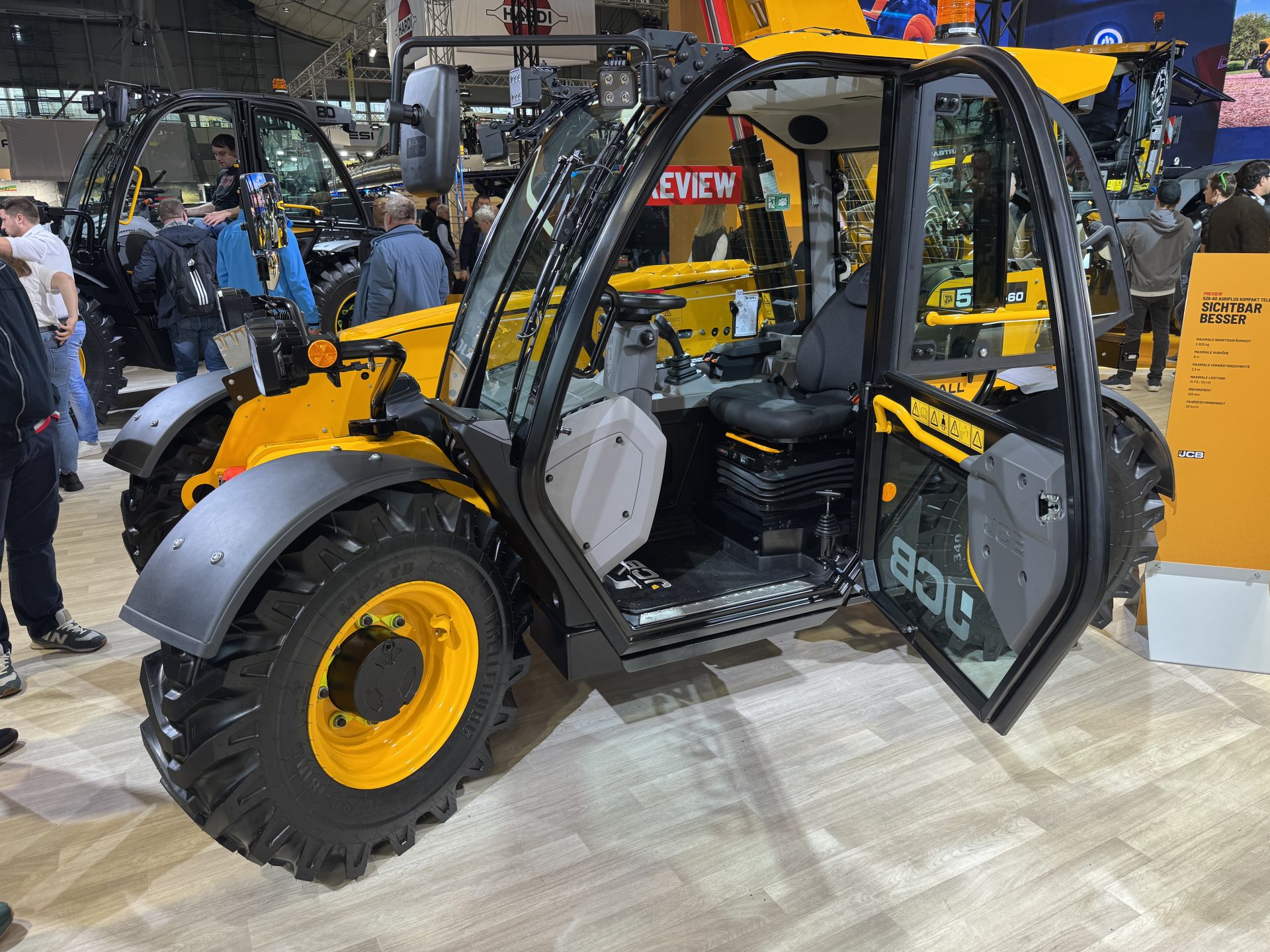 Loadall cab gains touchscreen - Profi