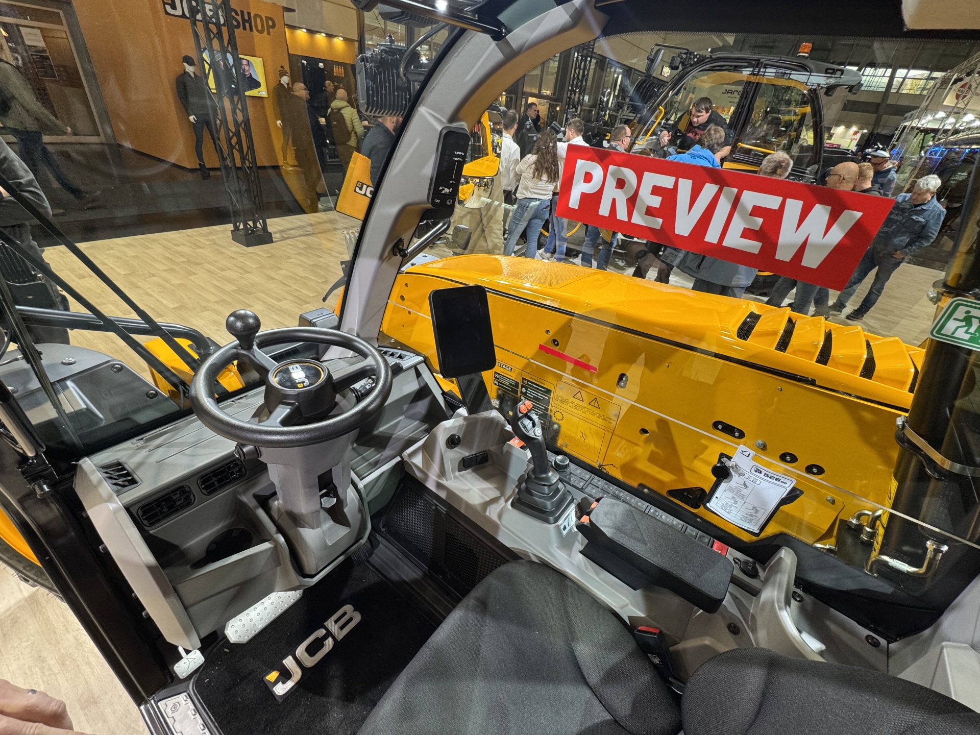 Loadall cab gains touchscreen - Profi