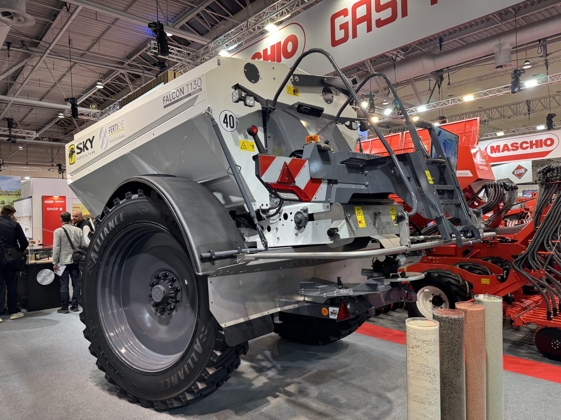 Smart setting trailed spreader - Profi