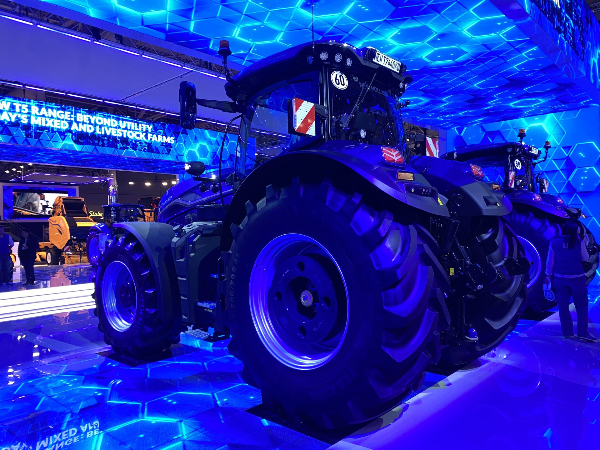 New Holland T7 goes large - Profi