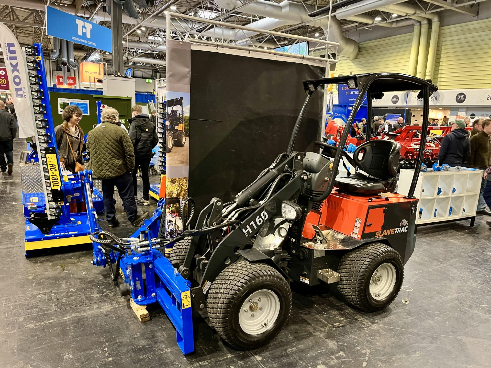 LAMMA 26: Slanetrac pivot handler - Profi