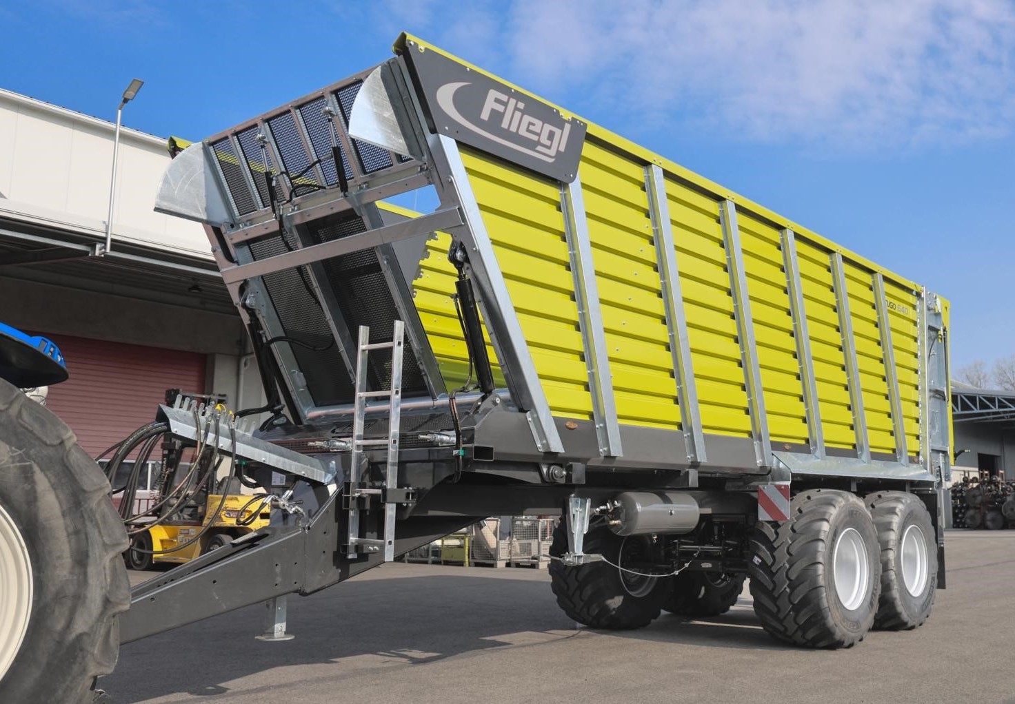 Smaller Fliegl forage wagon - Profi