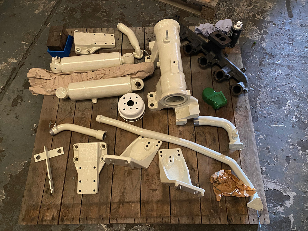 Lynx Engineering project John Deere 6800: Front linkage and pto - Profi