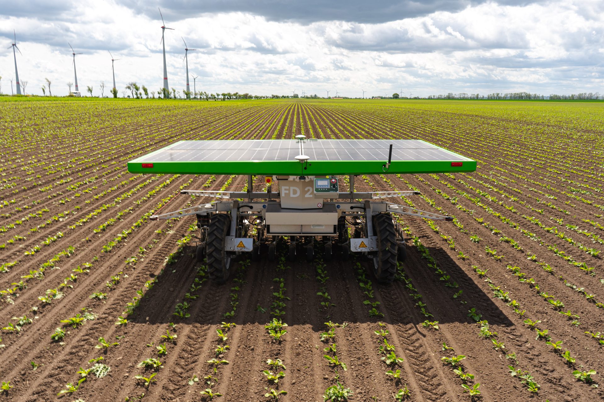 FarmDroid robot arrives in Ireland - Profi