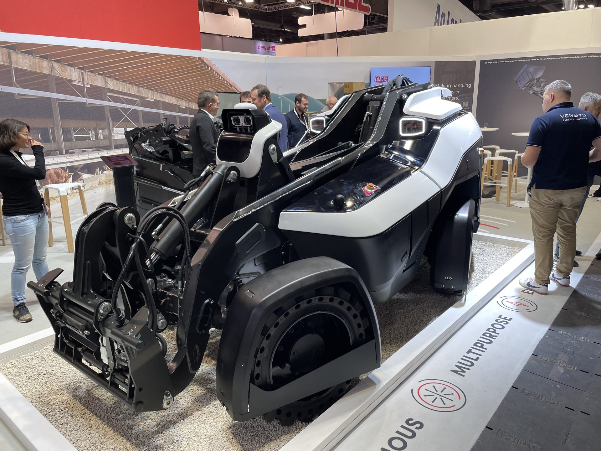 SIMA 2022: Autonomous handler concept - Profi